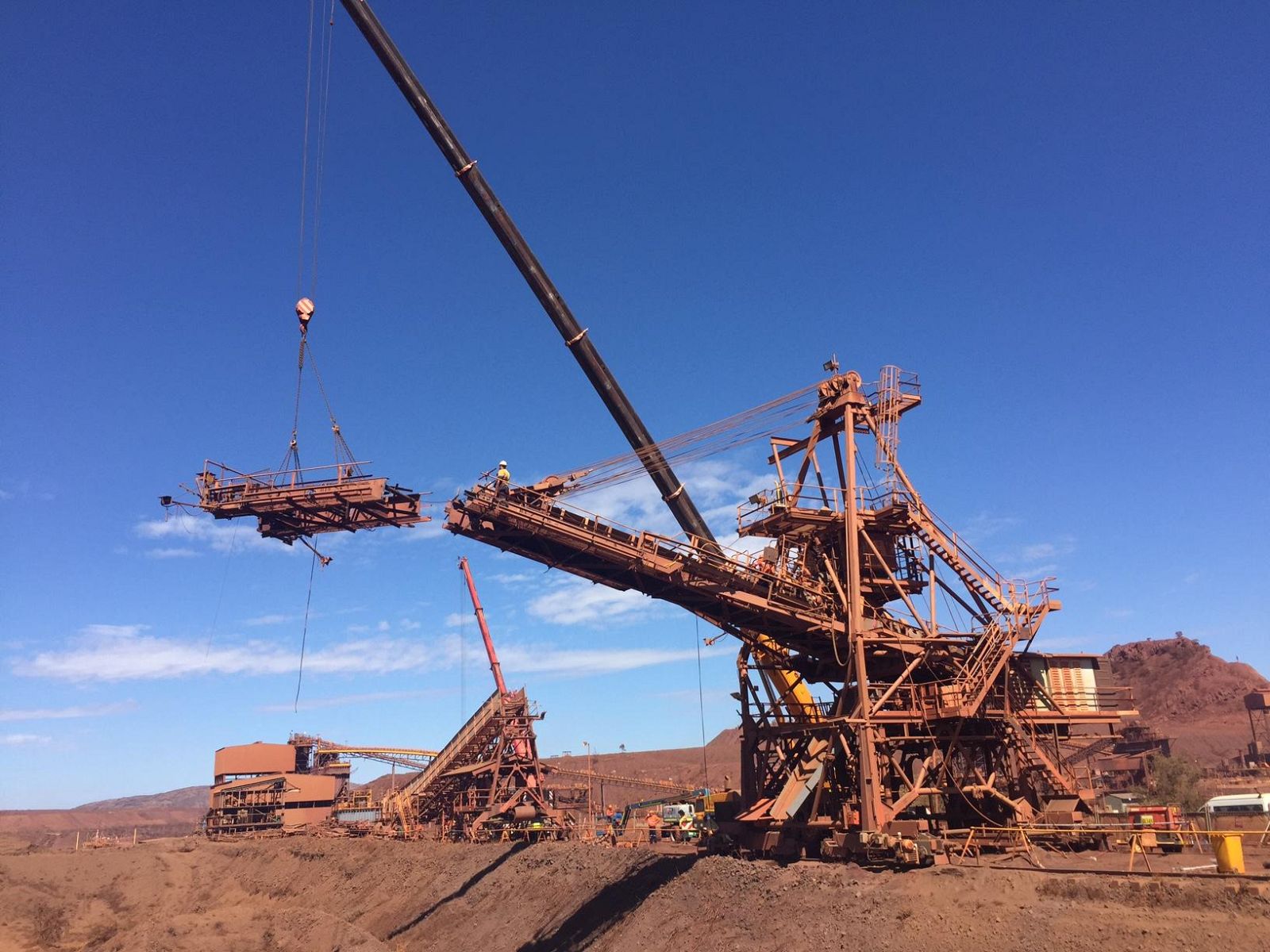 Mount Whaleback SK1 & SK2 Machine Demolition